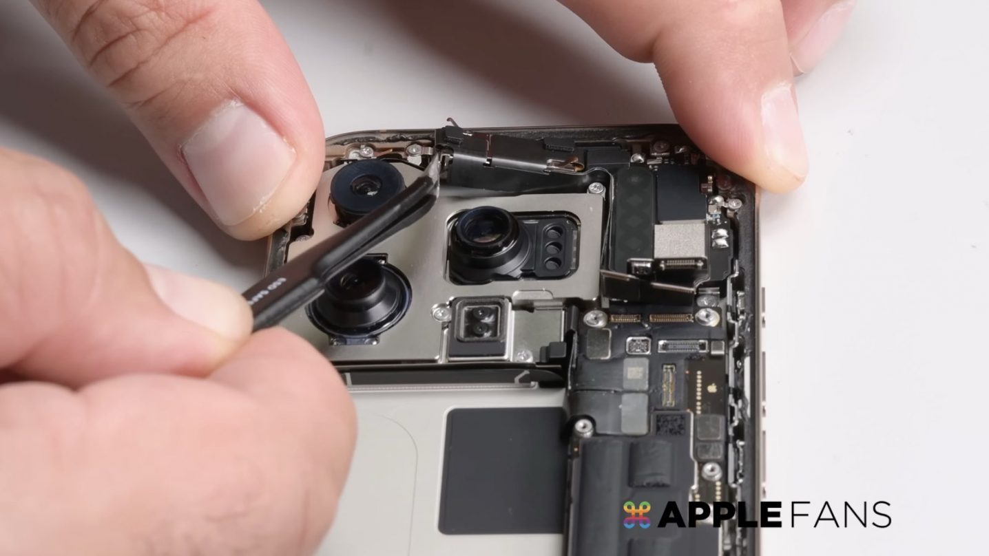 iFixit 拆解 iPhone 16 內部結構大揭密，維修性評分高達 7 分